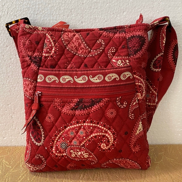 Vera Bradley | Bags | Vera Bradley Mesa Red Paisley Hipster Crossbody ...